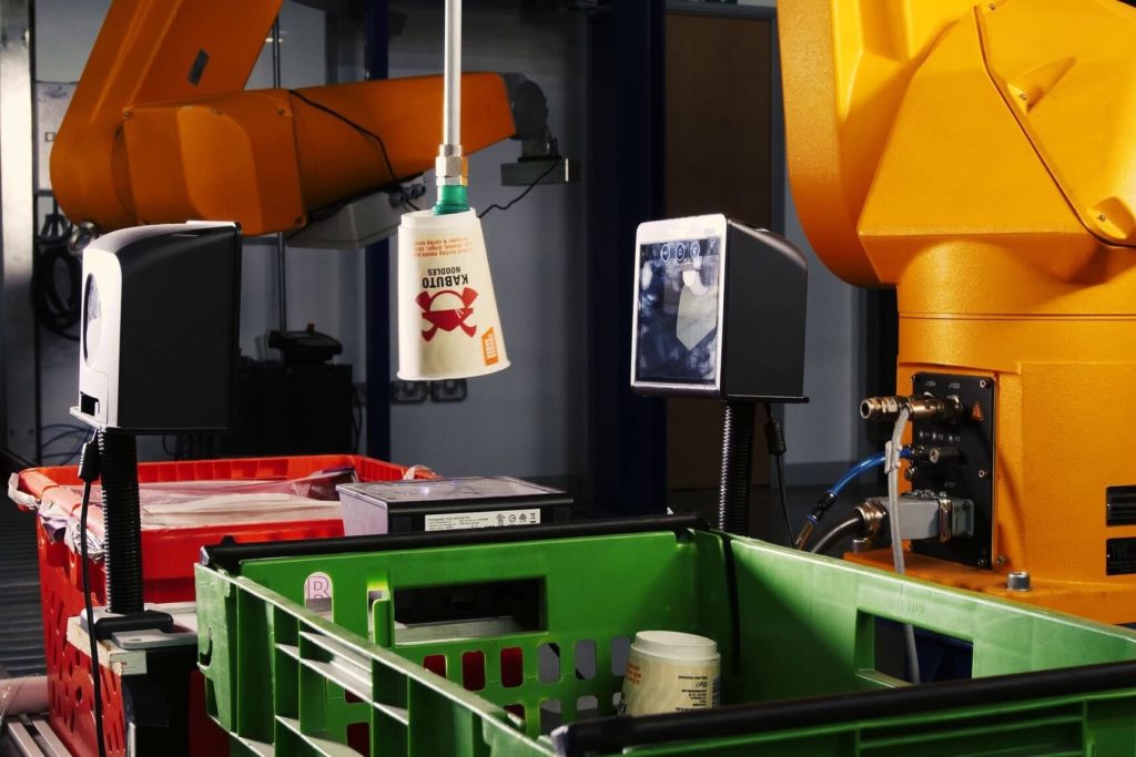 Ocado's SoMa robot could change the grocery business forever - KnowHow