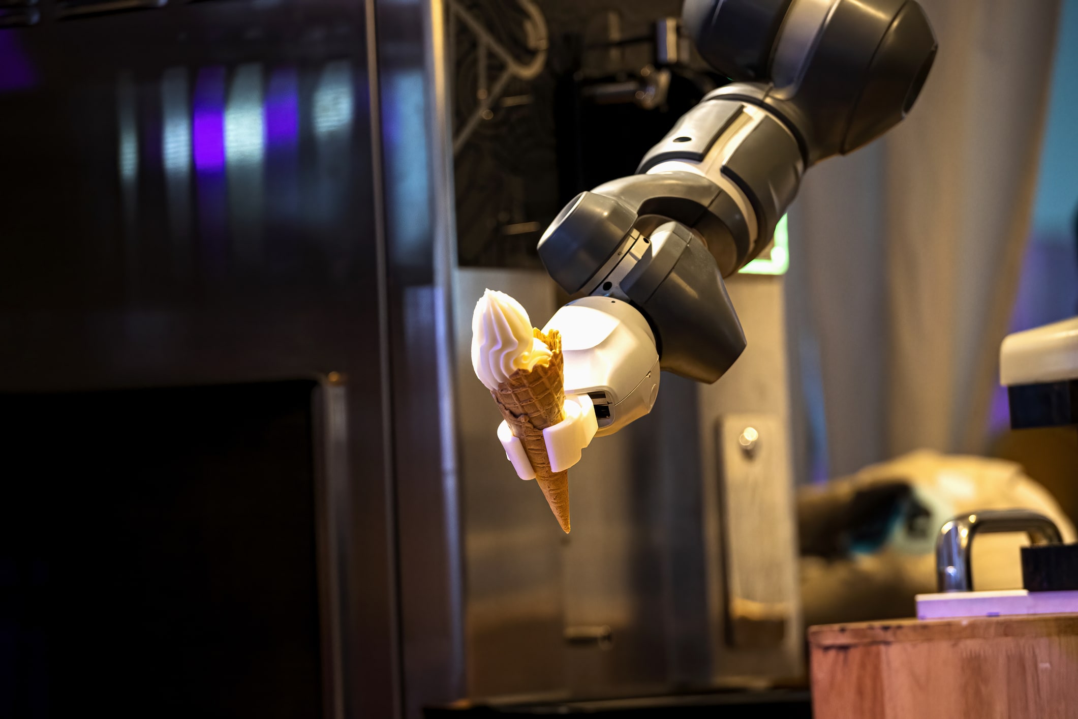 How Robots Are Used in the Food Industry - KnowHow