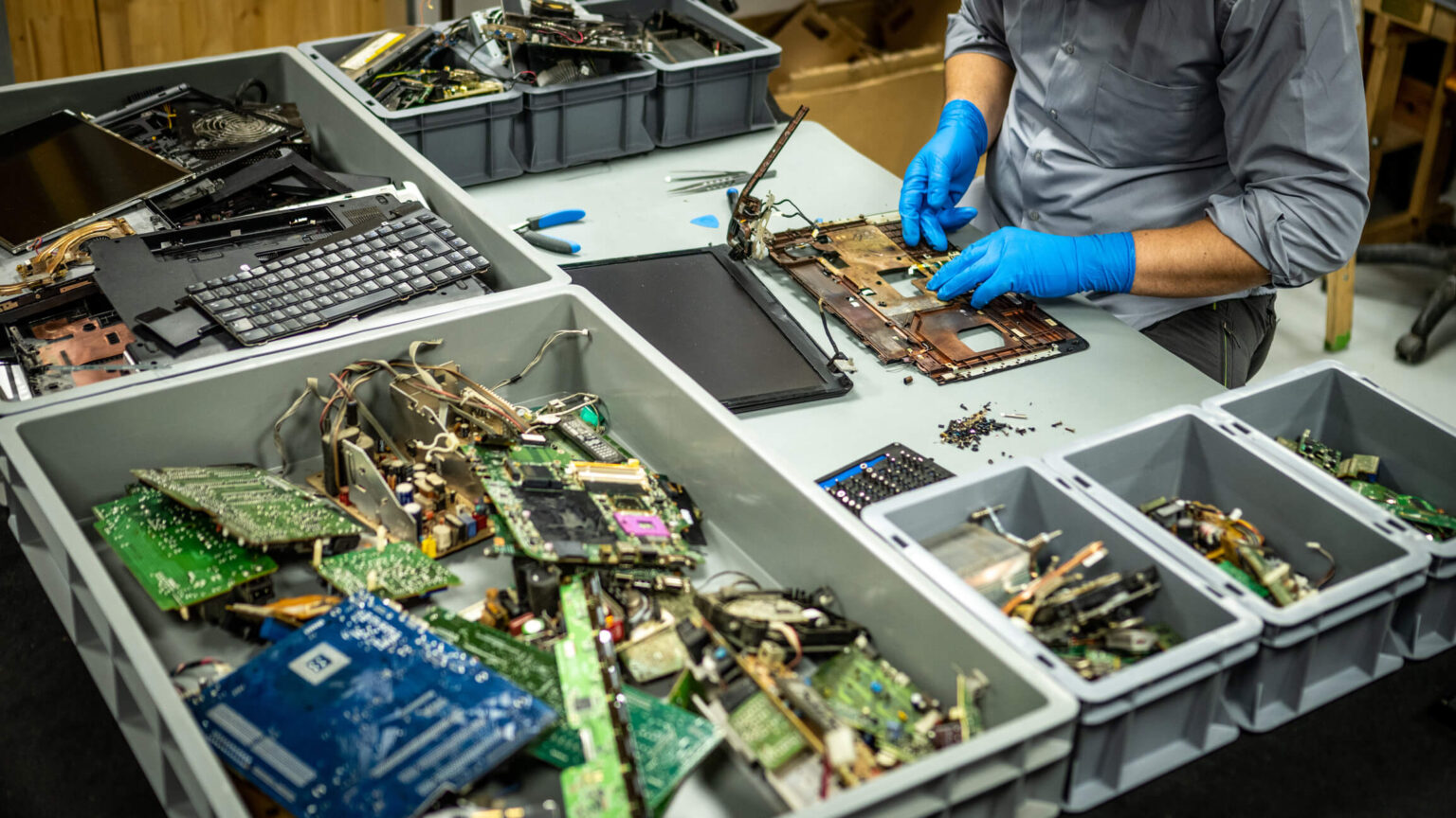 Green Electronics: The Path to Sustainability - KnowHow