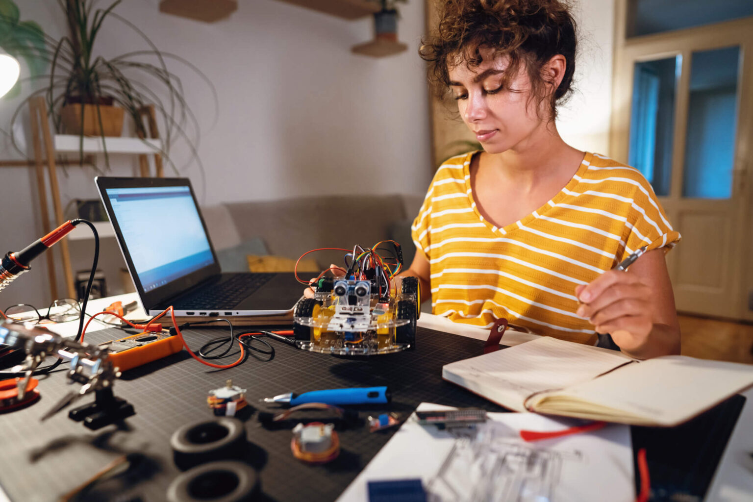 Setting Up Your Home Electronics Lab: A Comprehensive Guide - KnowHow